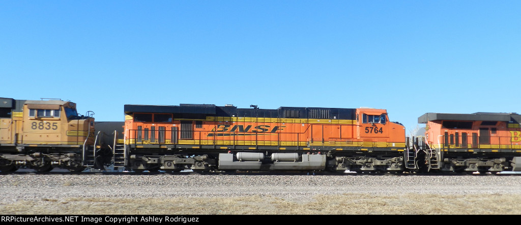 BNSF 5764